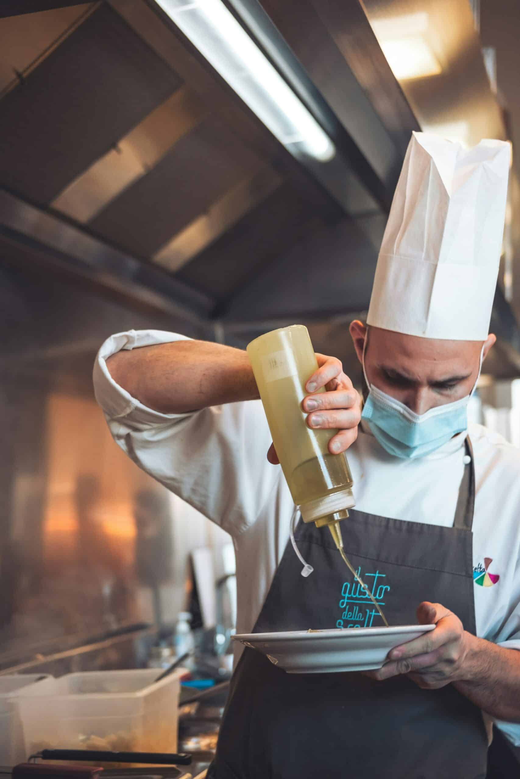 The Role of Restaurant Chef Uniforms in Hospitality